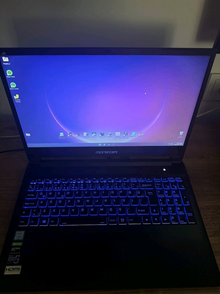 Monster Laptop - Dizüstü Bilgisayar - 1689932854