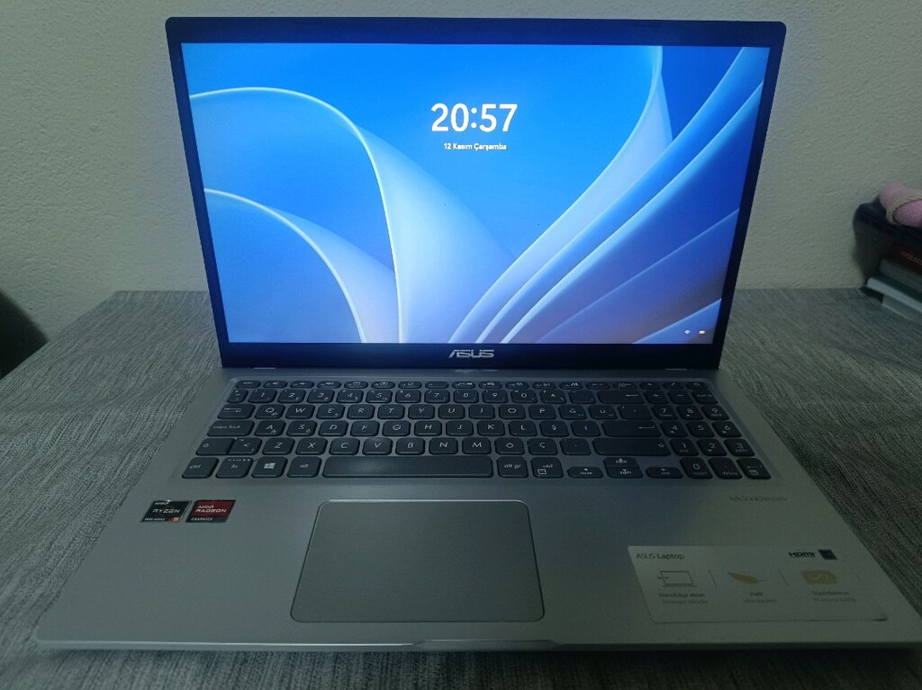 12 GB ASUS SATILIK LAPTOP ASUS AMD Ryzen 5 550U with Radeon Graphics ...