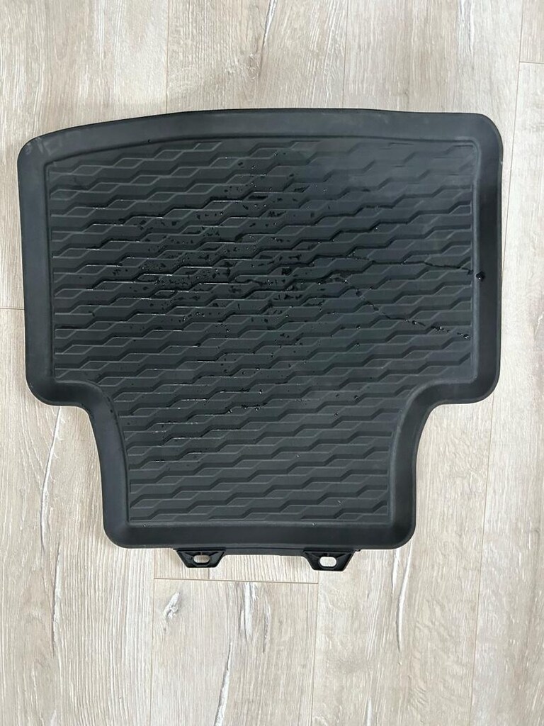 B8 passat orjinal paspas takımı ve yanında havuz bagaj paspası - letgo ...
