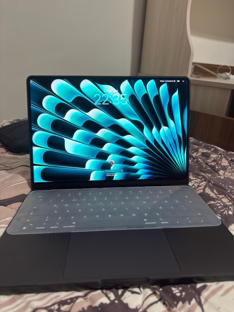 MACBOOK PRO M4 Ve Logitech K380 klavye - letgo'dan Sıfırından Uygun ...