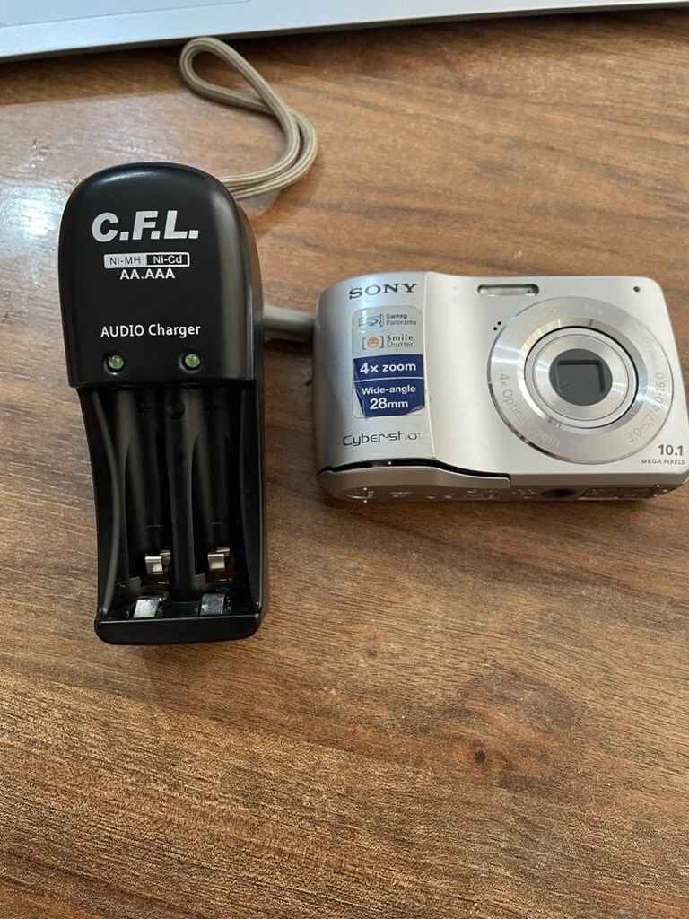 Sony Cybershot DSC-S3000 Dijital Fotoğraf Makinesi + Pil Sarj Cihazı ...