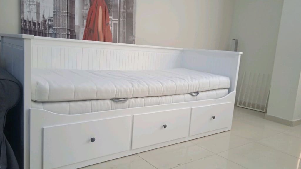 Ikea hemnes divan ve 2 adet yatak Anadolu yakası nakliye montaj dahil ...