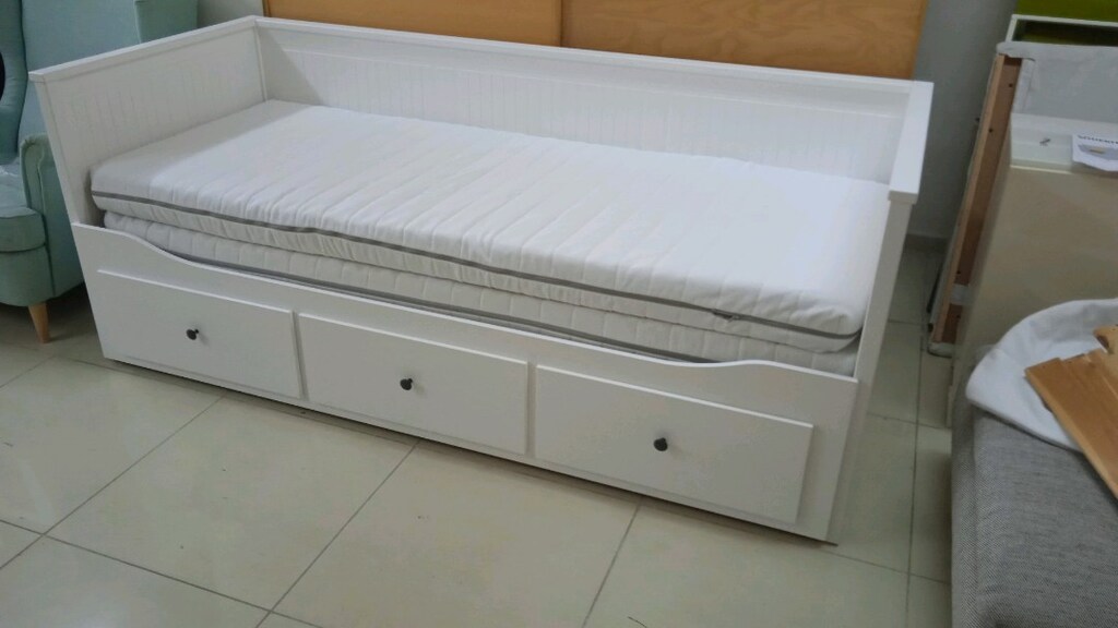 ikea hemnes divan ve 2 adet yatak Anadolu yakası nakliye montaj dahil ...