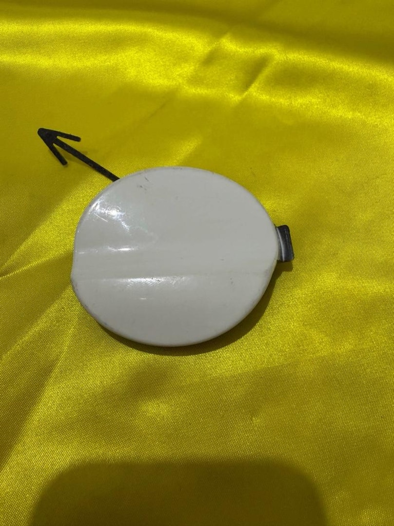 Ford Courier Ön Tampon Çeki Demir Kapagi Jt76 17A989 çıkma orjinal bey ...